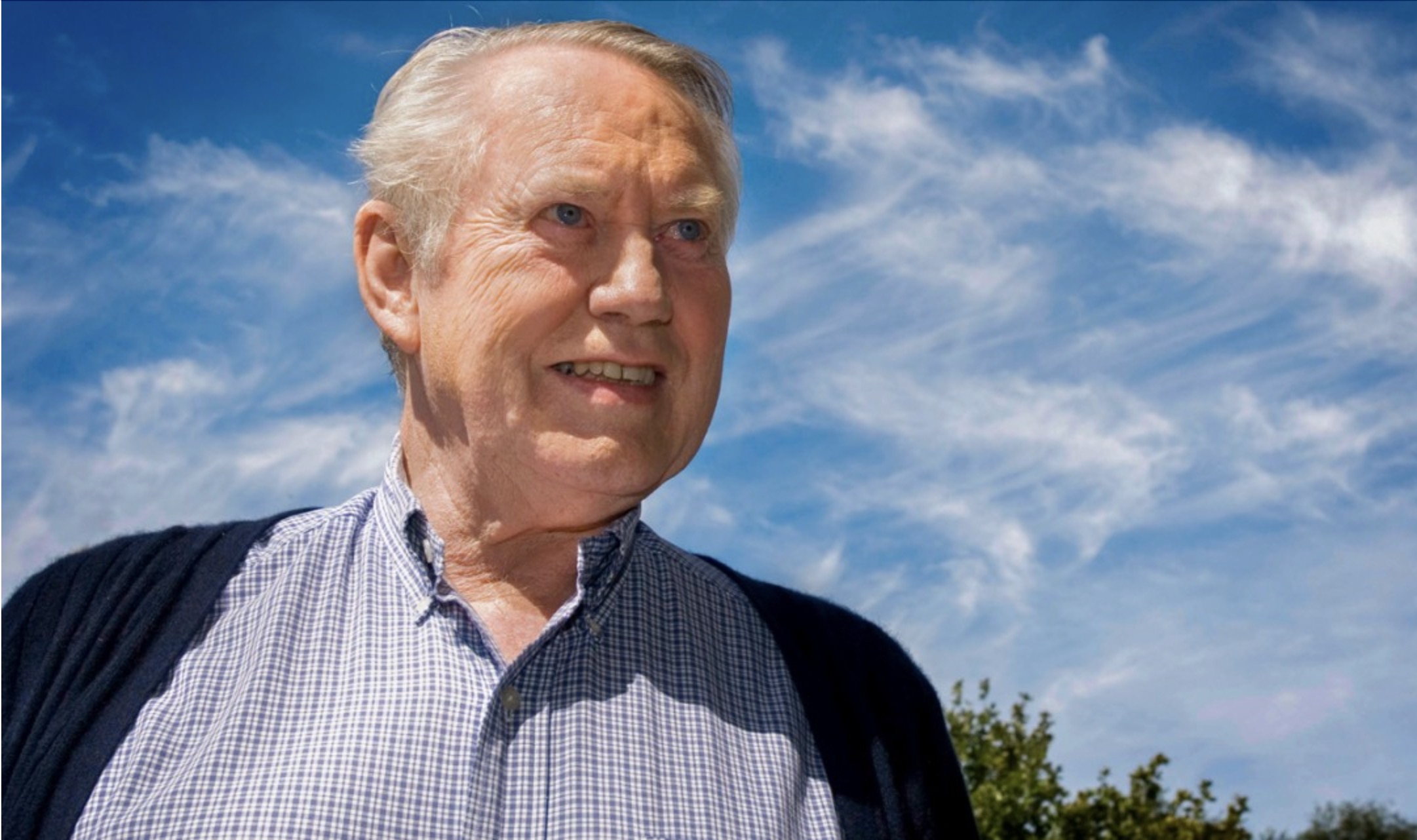 Tỉ phú huyền thoại Warren Buffett và bí quyết đầu tư siêu lợi nhuận