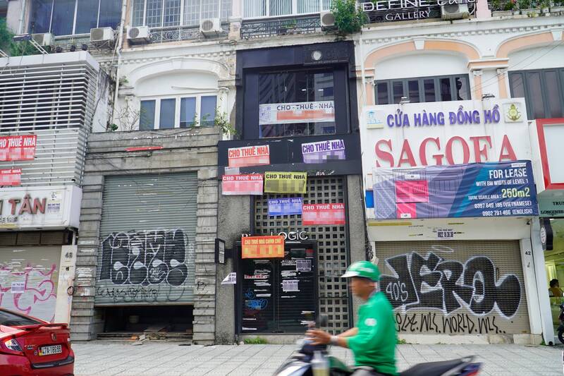 Chủ cửa hàng tiếp tục trả mặt bằng tại tuyến đường có 10 làn xe ở TPHCM