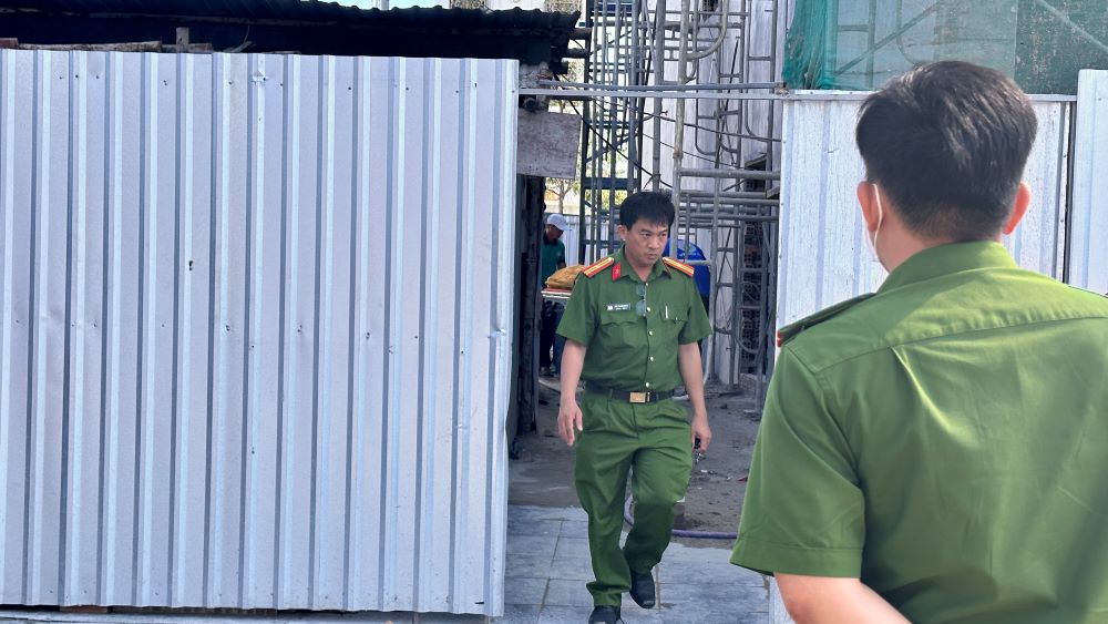 Vụ đứt cáp ròng rọc công trình xây dựng có một người may mắn thoát nạn
