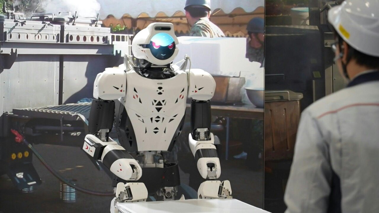 Robot hình người sẽ sớm được đưa lên vũ trụ