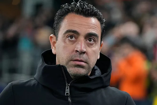 Tiếng thở phào của Xavi khi Barcelona vượt qua vòng bảng Champions League