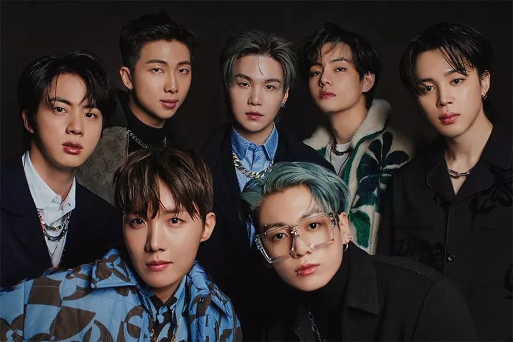 Loạt bản "hit" của Jungkook, V và nhóm BTS nóng trở lại trên Billboard