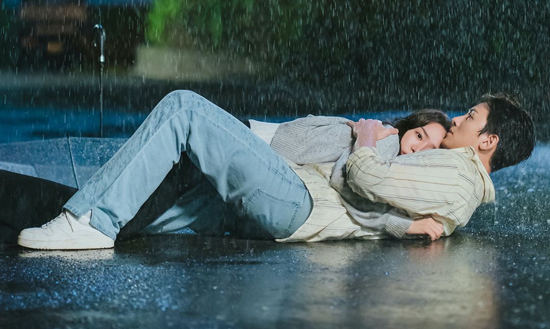 Đụng độ 3 lễ trao giải, phim Ji Chang Wook - Shin Hye Sun vẫn tăng rating