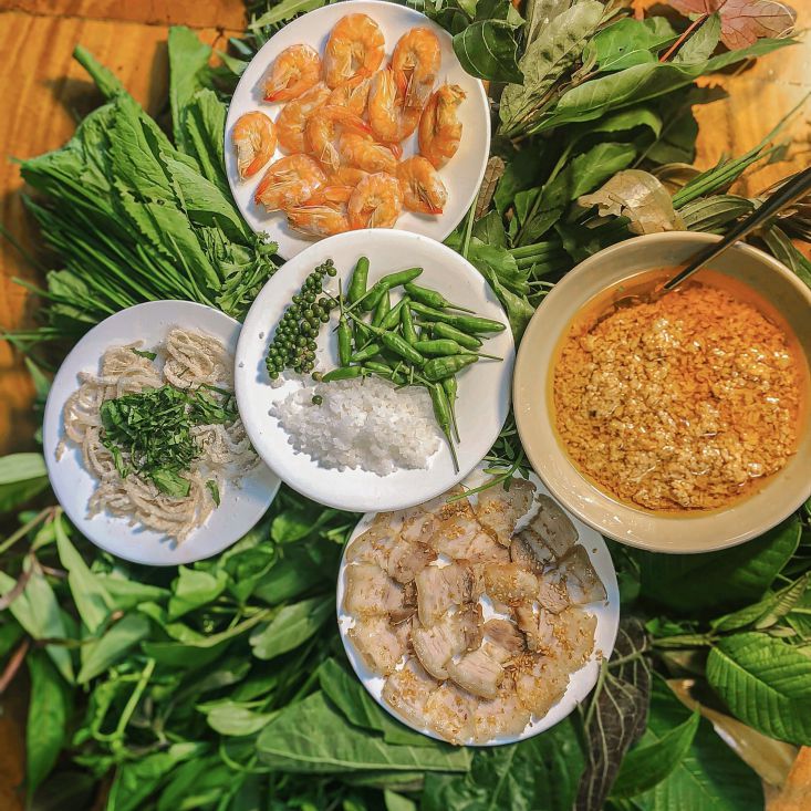 Kỳ thú món gỏi lá Kon Tum