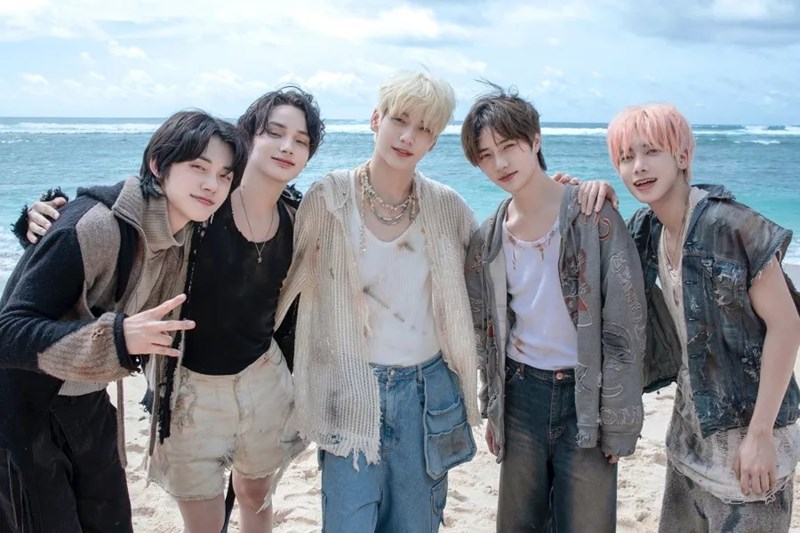 Có album đạt 2 triệu bản, thành tích của TXT không thua kém BTS