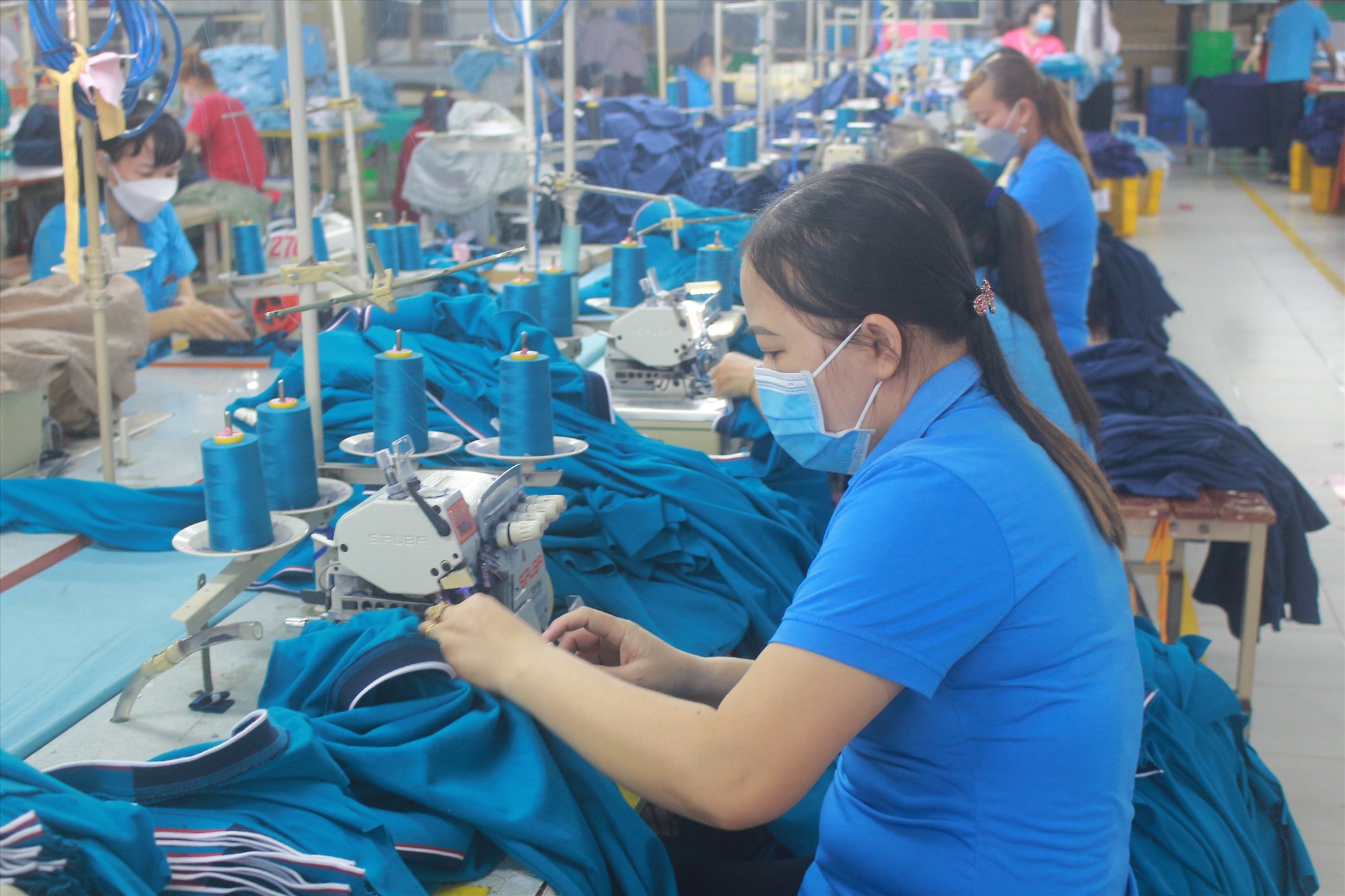 Nhiều Doanh Nghiệp Tuyển Dụng Lao động Số Lượng Lớn Với Mức Lương Hấp