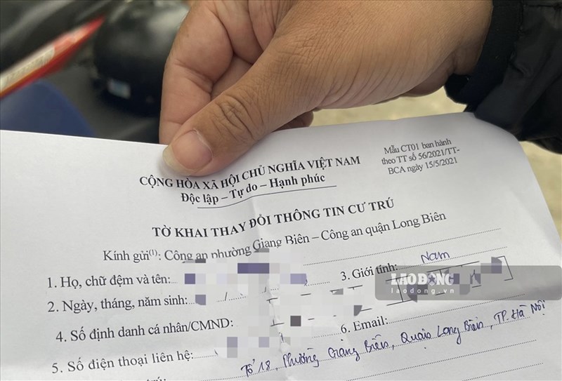 Phụ huynh thở phào sau khi Hà Nội dừng yêu cầu xác nhận cư trú cho học sinh