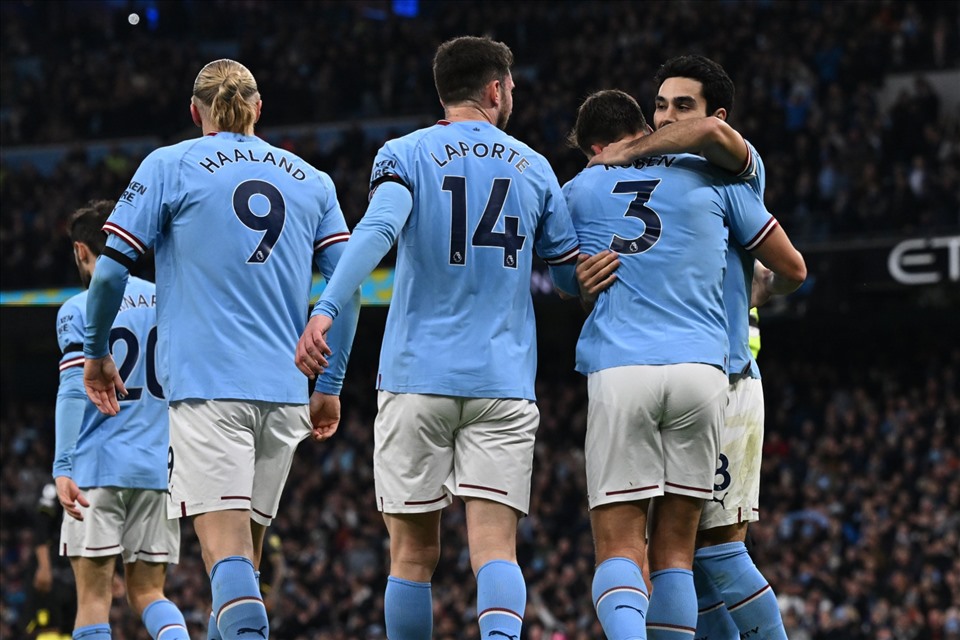 Kompany và cơ hội dẫn dắt Man City: Cẩn thận đi vào vết xe đổ