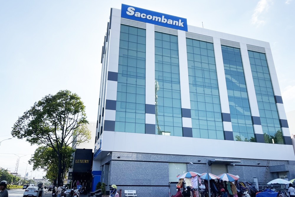 Nhóm cán bộ ngân hàng thông đồng chiếm đoạt 17 tỉ đồng của Sacombank