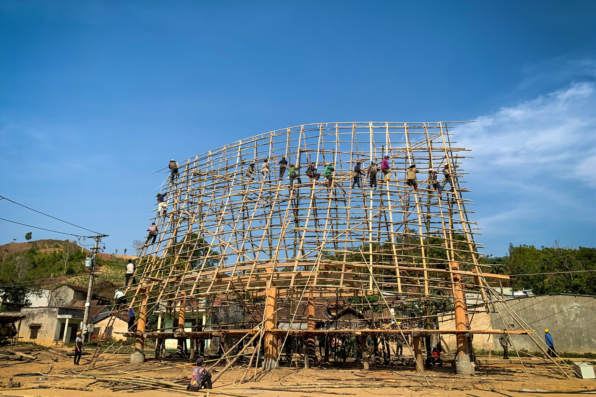 Quy hoạch vùng nguyên liệu để giữ mái nhà rông Tây Nguyên