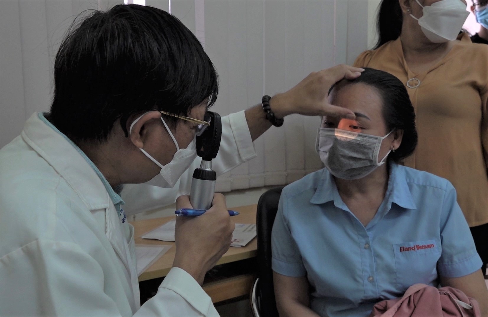 Khám bệnh miễn phí cho 1.600 công nhân lao động