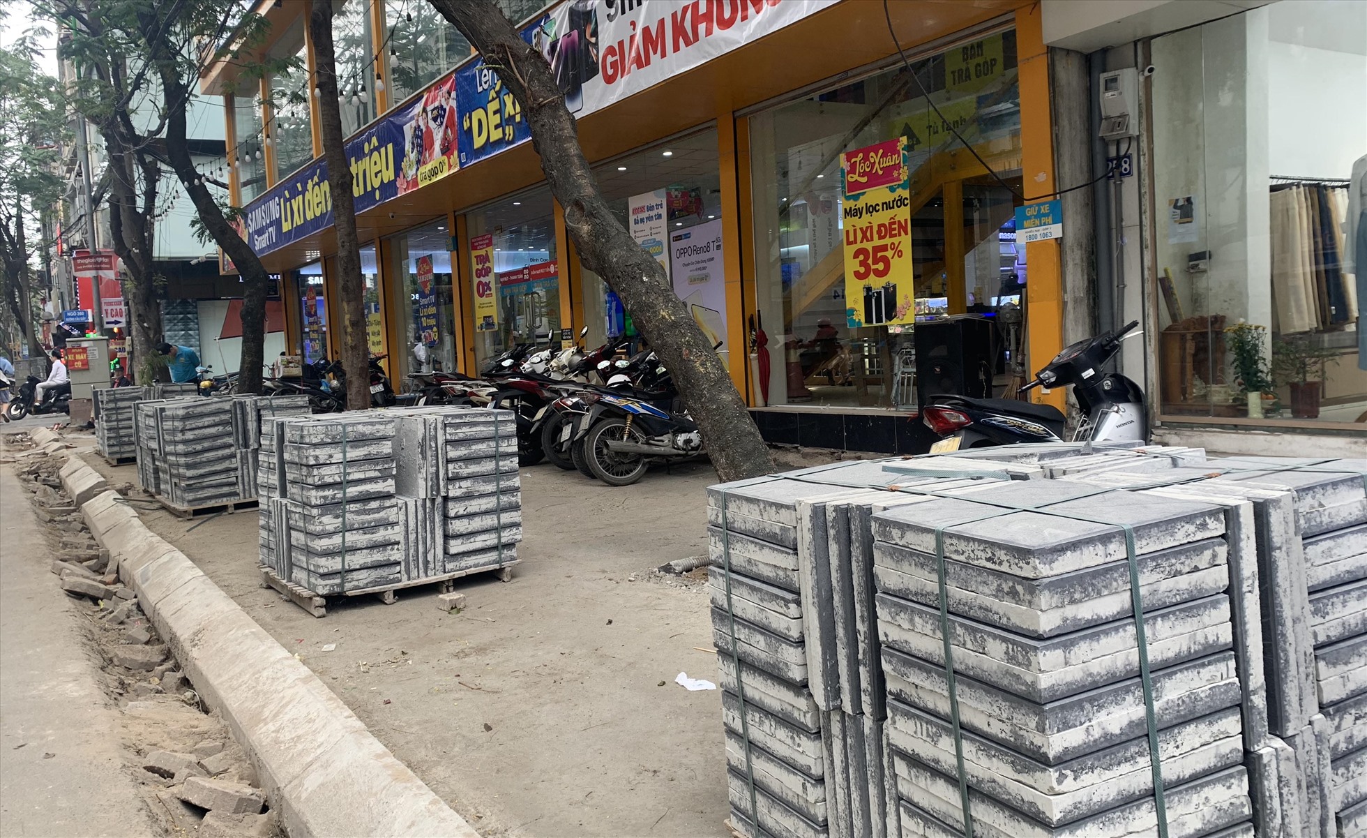 Loại đá tự nhiên, chọn gạch để lát vỉa hè đường Hùng Vương