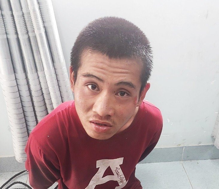 Tạm giữ đối tượng “ngáo đá” xông vào chùa đập phá, đốt điện thờ