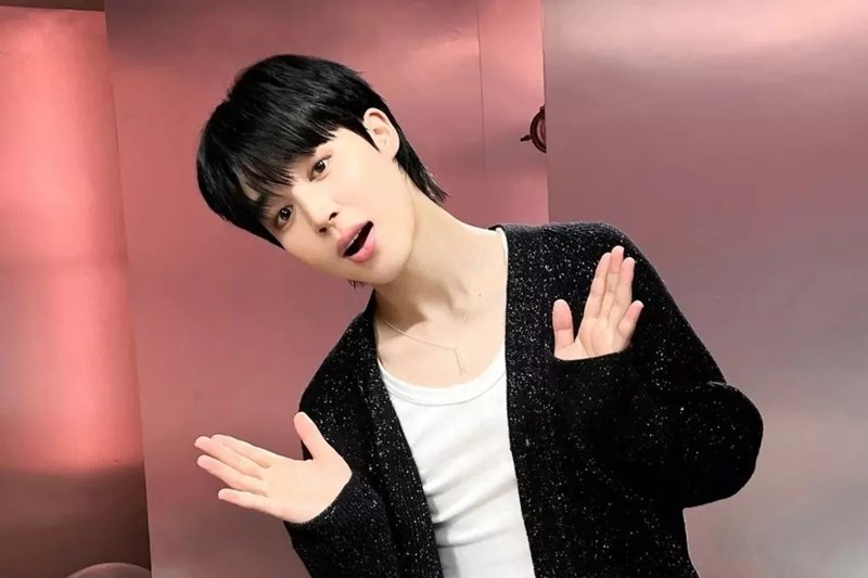 Jimin BTS - nghệ sĩ solo Hàn Quốc đầu tiên đứng đầu Artist 100 Billboard