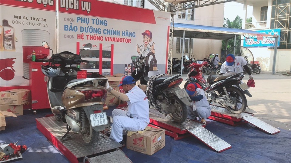 Phối hợp thay dầu bảo dưỡng xe máy miễn phí cho 1.000 đoàn viên