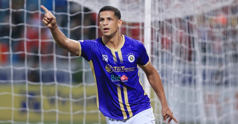 Hà Nội FC thử việc ngoại binh Argentina, Brazil thay thế Lucao