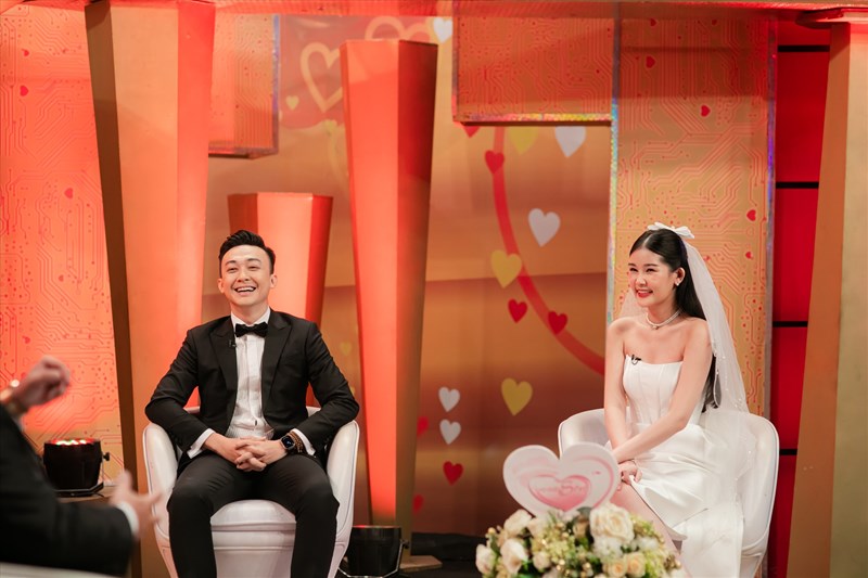 Hoa hậu Lê Âu Ngân Anh chia sẻ góc khuất hôn nhân ở chương trình Vợ ...