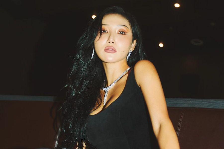 Hwasa - Mamamoo được bác bỏ cáo buộc sau màn trình diễn phản cảm
