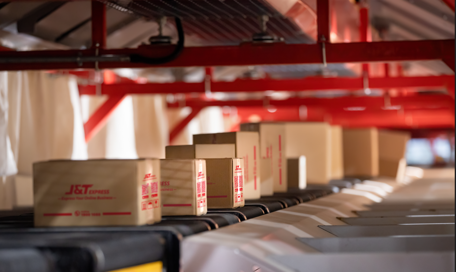 J&T Express sẵn sàng giao hàng mùa Tết