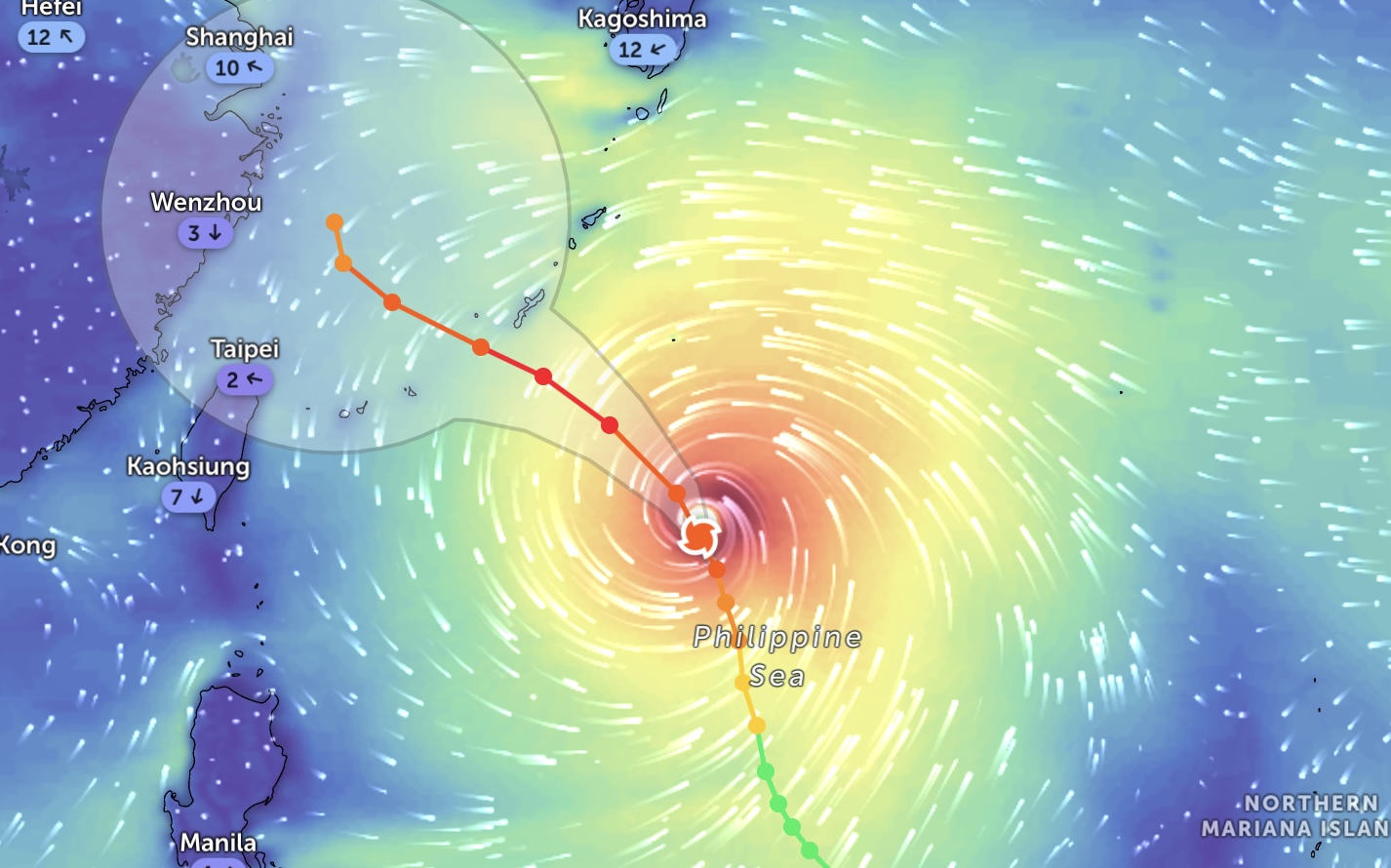 Bão Khanun áp sát, Nhật Bản hứng chịu những tác động mạnh mẽ đầu tiên