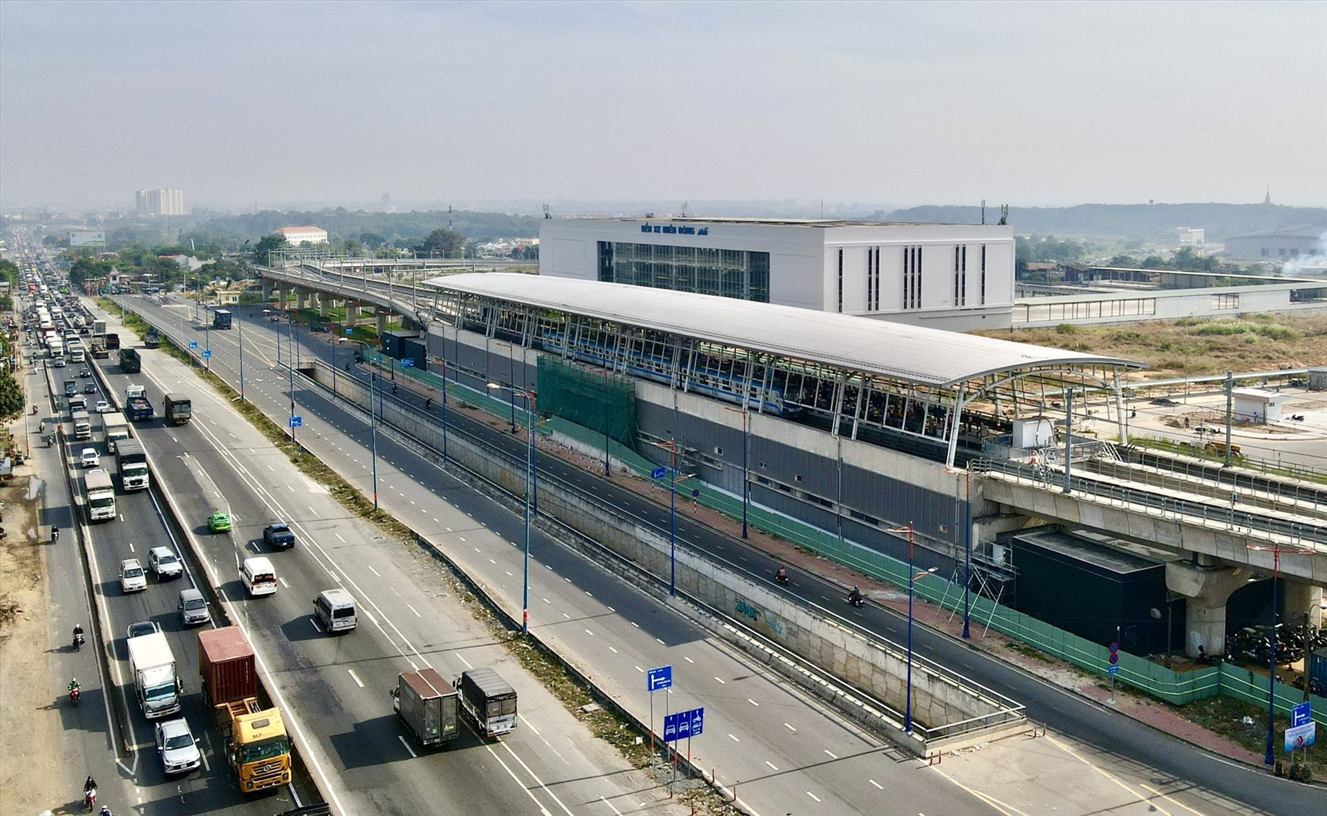 Lộ diện ga metro Bến Thành sâu 30 m trong lòng đất sắp hoàn thành