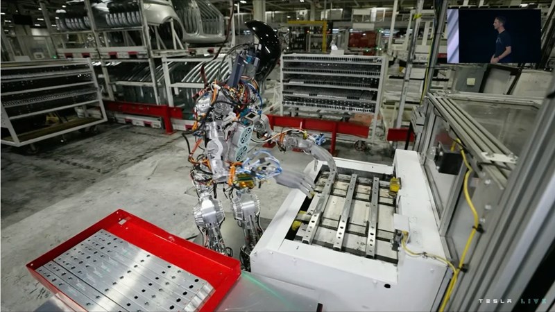 Robot "hứa" sẽ không cướp việc làm, chống lại con người