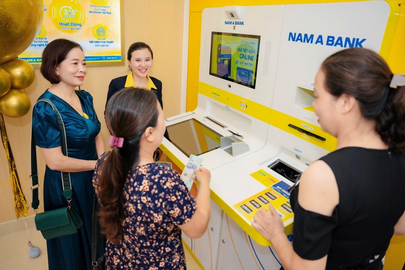 ONEBANK by Nam A Bank chạm mốc 100 điểm giao dịch số trên toàn quốc