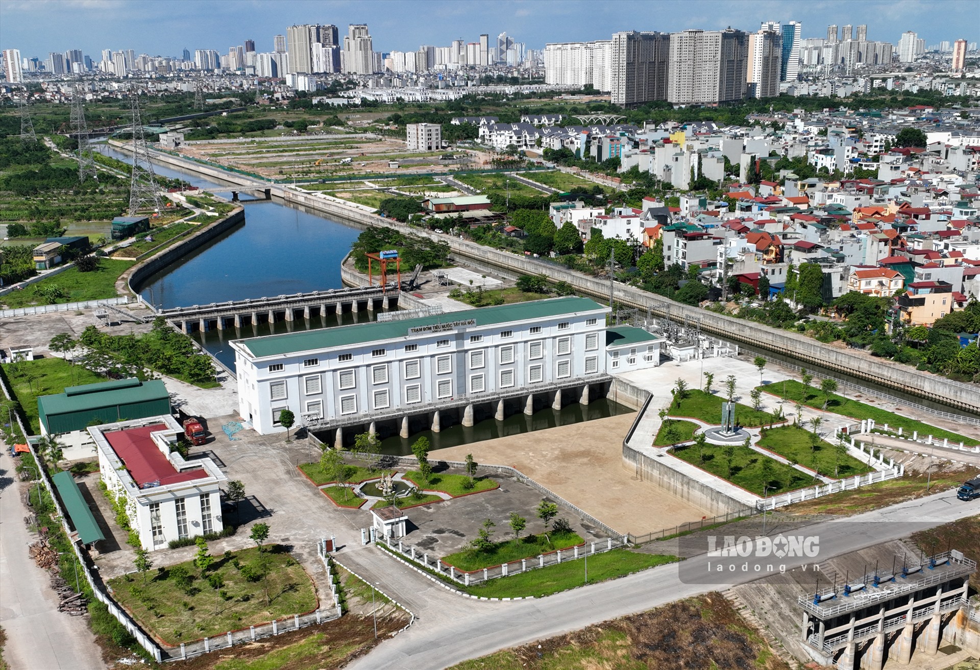 Trạm bơm trọng điểm xây 10 năm chưa xong ở Hà Nội