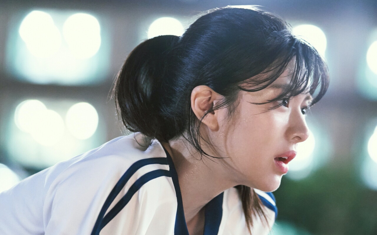 Phim siêu hùng “Moving” của Go Yoon Jung được khen nhưng vẫn có điểm trừ