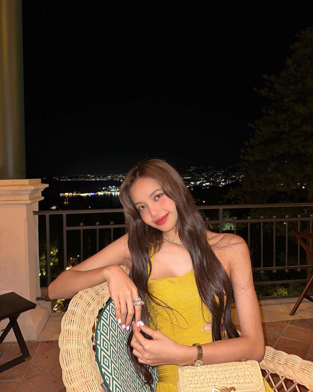 Lisa Blackpink Gợi Cảm Sau Tin đồn Yêu Con Trai Tỉ Phú