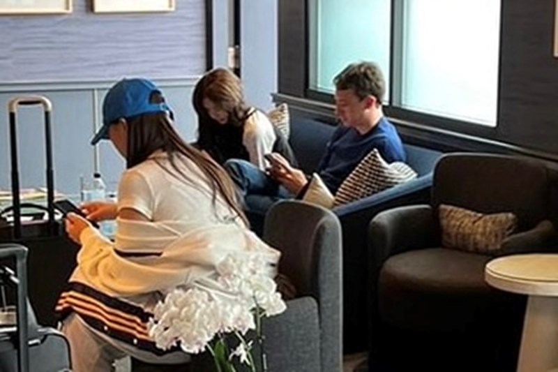 Lisa (Blackpink) xuất hiện cùng bạn trai tin đồn Frédéric Arnault