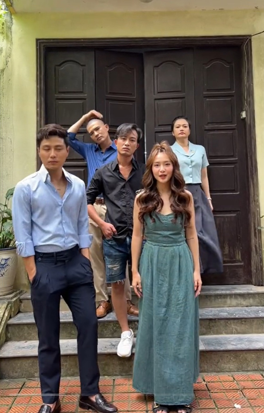 Lộ ảnh Công mắc bệnh nan y, Kiều Anh "quay xe" ở cuối phim Gia đình mình vui bất thình lình