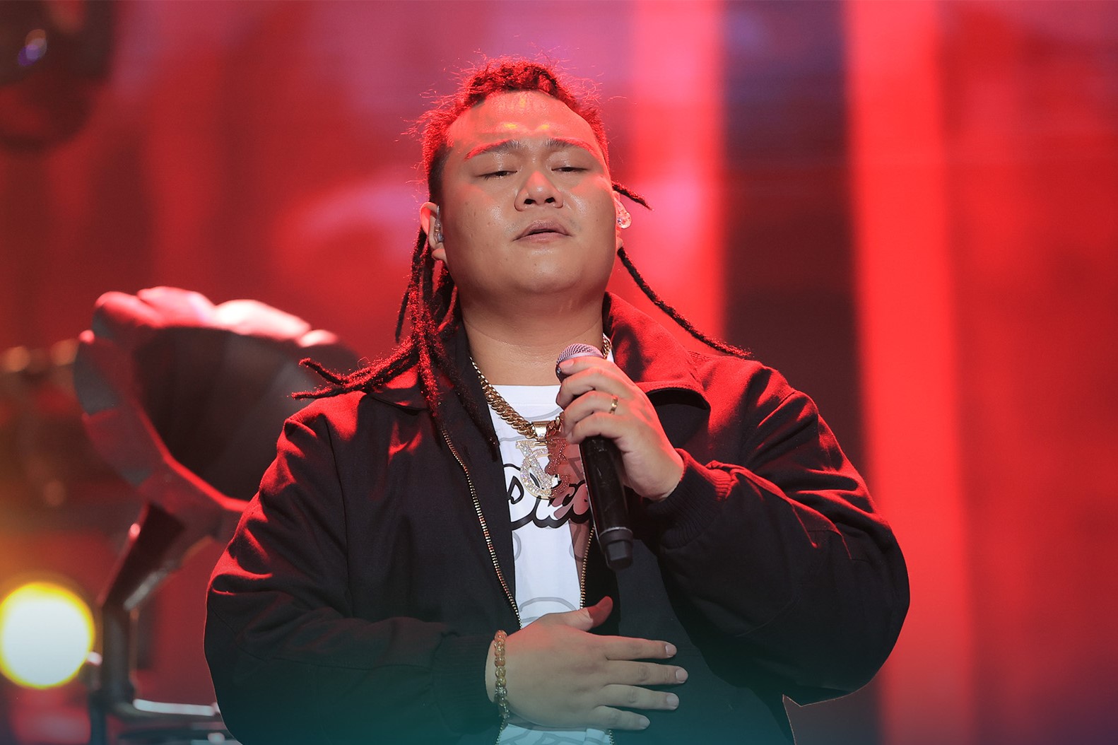 Rapper Yuno BigBoi tri ân nghệ thuật xiếc, ảo thuật