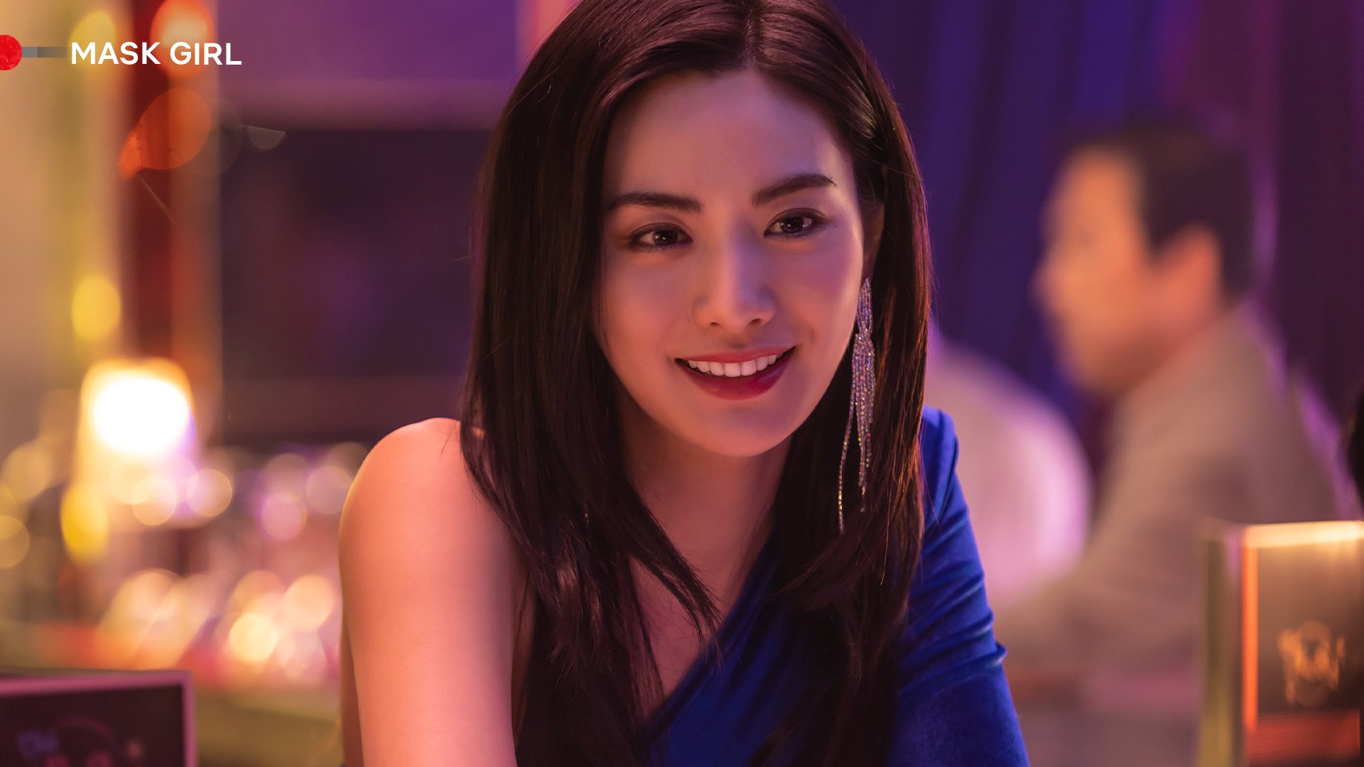 Lý Do Bộ Phim Cô Gái Mặt Nạ” Gây Bão Màn ảnh Lột Tả Thế Giới Tàn Nhẫn Với Phụ Nữ Xấu