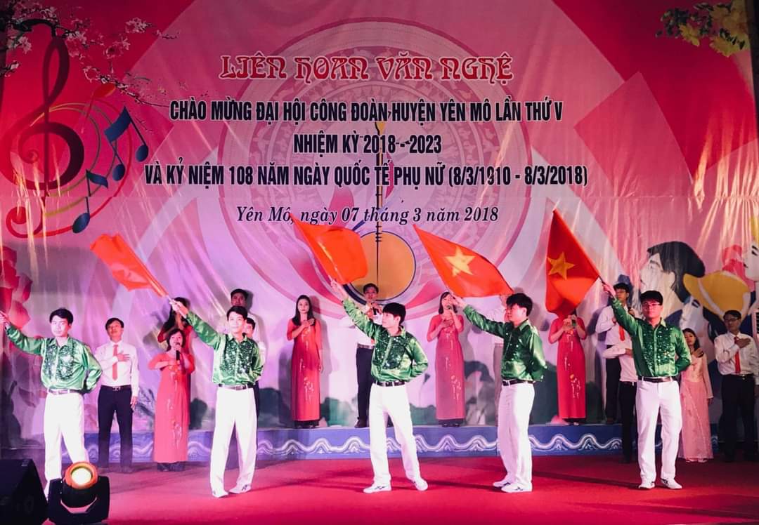 Liên hoan tiếng hát CNLĐ chào mừng thành công Đại hội Công đoàn Ninh Bình