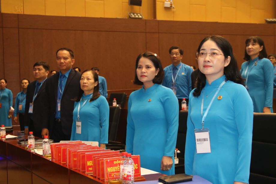 Bà Nguyễn Kim Loan tái đắc cử Chủ tịch Liên đoàn Lao động Bình Dương