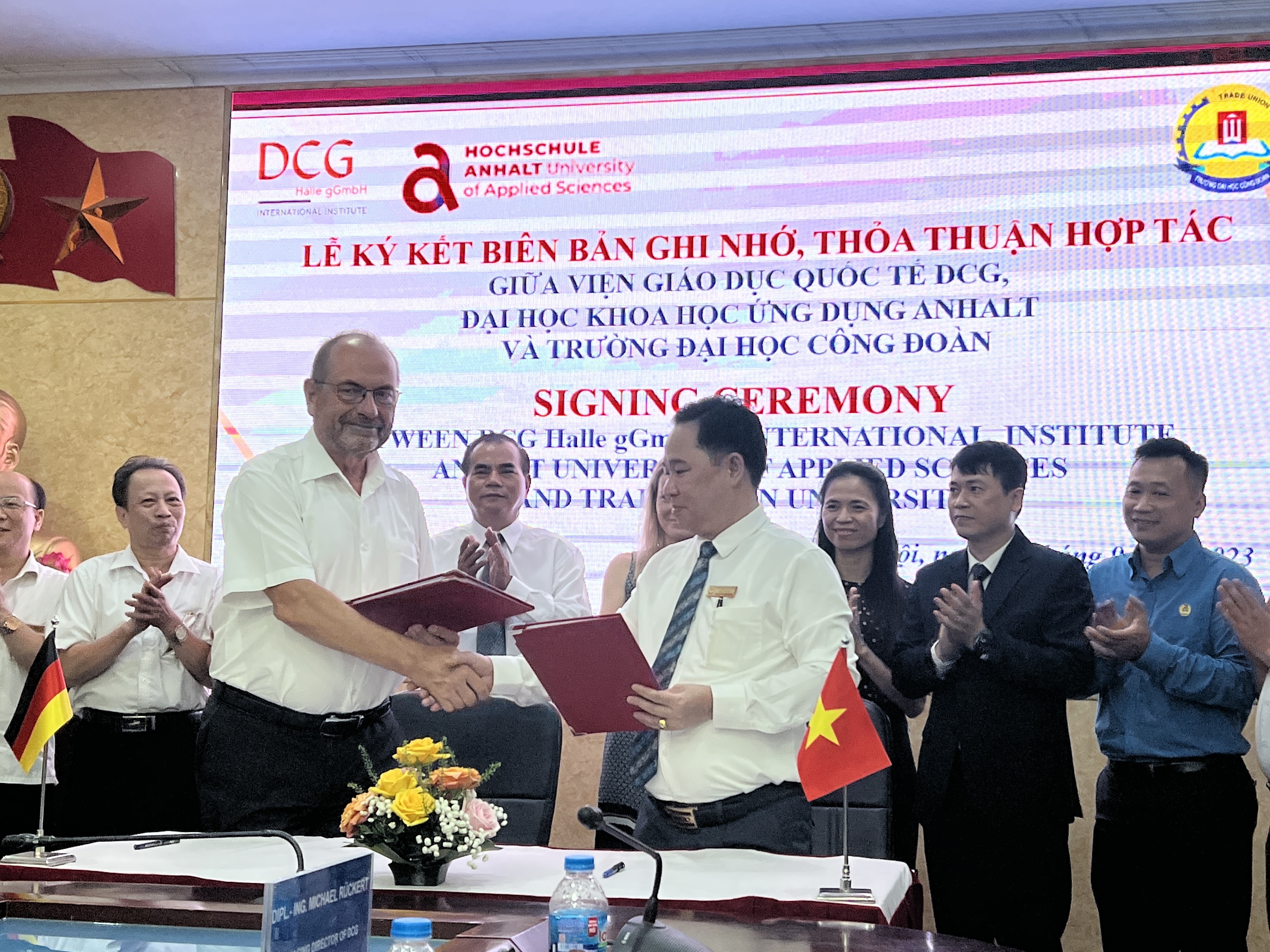 Trường Đại học Công đoàn trao bằng Thạc sĩ cho 96 học viên