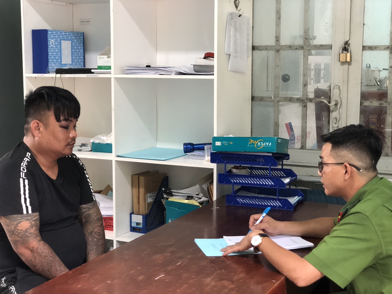 Bắt nhóm trộm chó xịt hơi cay, bắn bị thương 1 hiệp sĩ