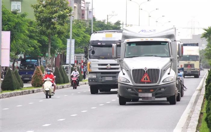 Đà Nẵng phân luồng giao thông các loại xe ra vào cảng Tiên Sa