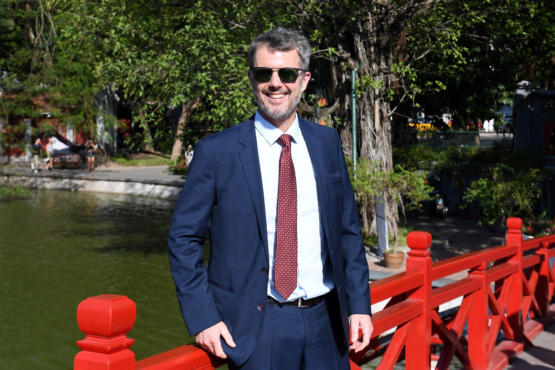 Chân dung tân vương 55 tuổi giản dị, hòa đồng của Đan Mạch