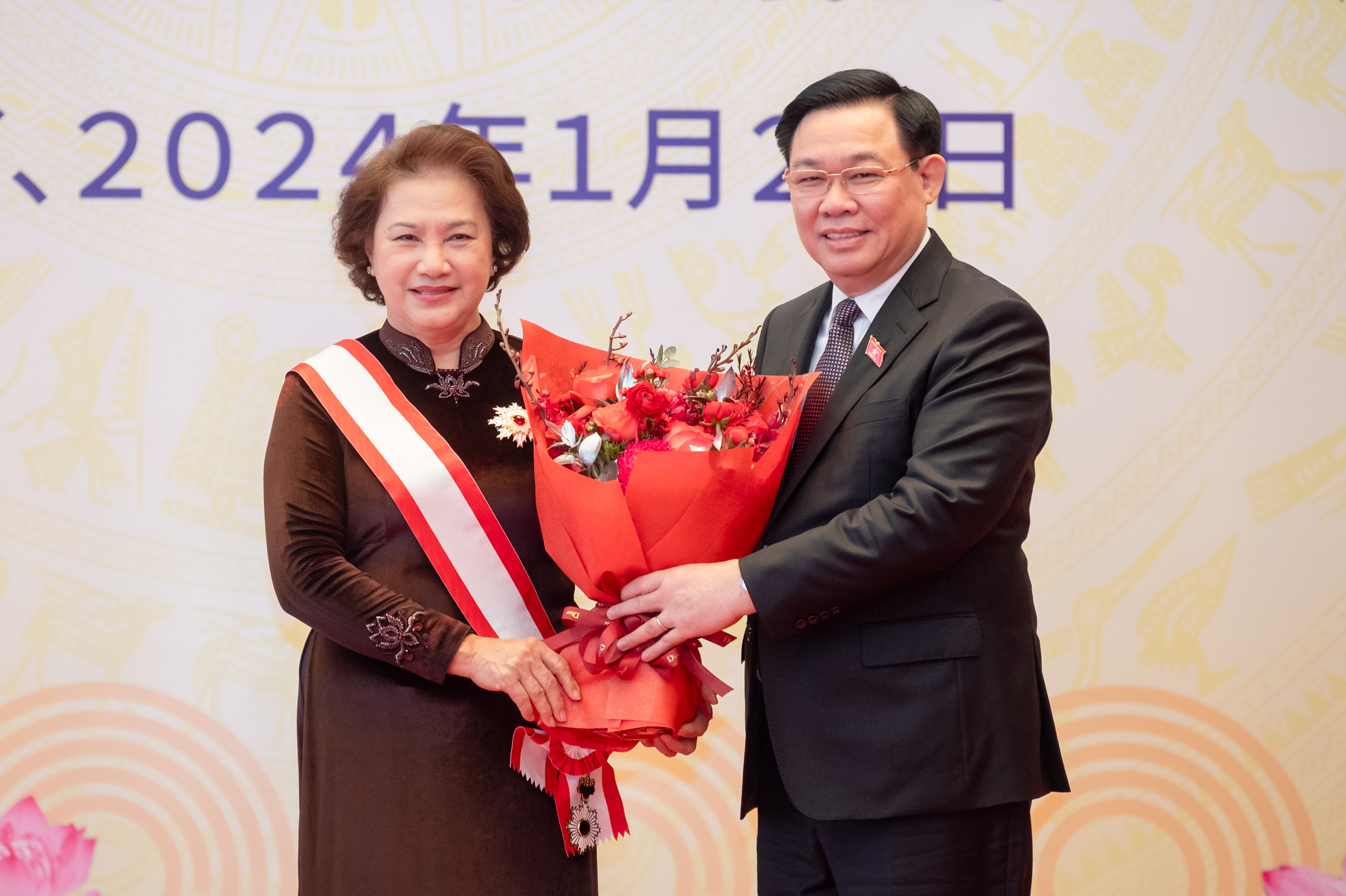 Chủ tịch Quốc hội Vương Đình Huệ tiếp Đại sứ Vương quốc Anh Ian Frew