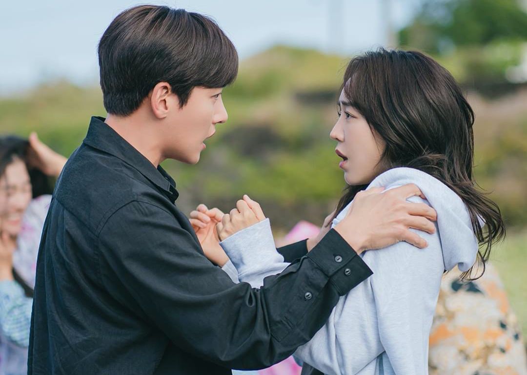 Bae In Hyuk lần đầu lên tiếng về tin đồn hẹn hò với Lee Se Young