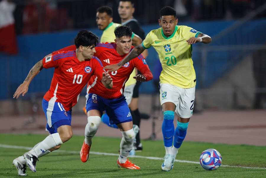 Brazil team comes from behind to win 3 points on Chile's field