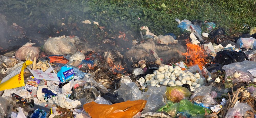 Dân một xã ở Thái Bình kêu cứu vì khói, ô nhiễm từ bãi rác