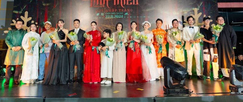 Thuy Tien and the stars launch the movie Linh Mieu