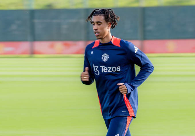 Leny Yoro's return will help Man United's defense