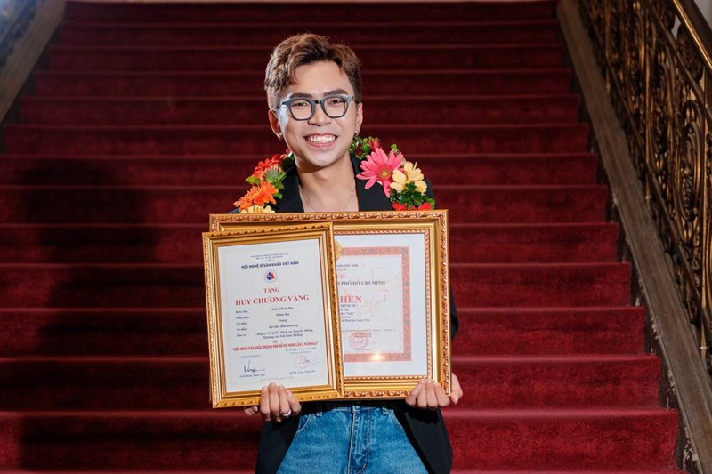 Minh Du has the first gold medal in his acting career