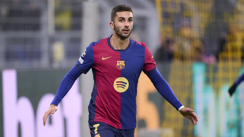 Ferran Torres vẫn là gà son hàng đầu của Barcelona