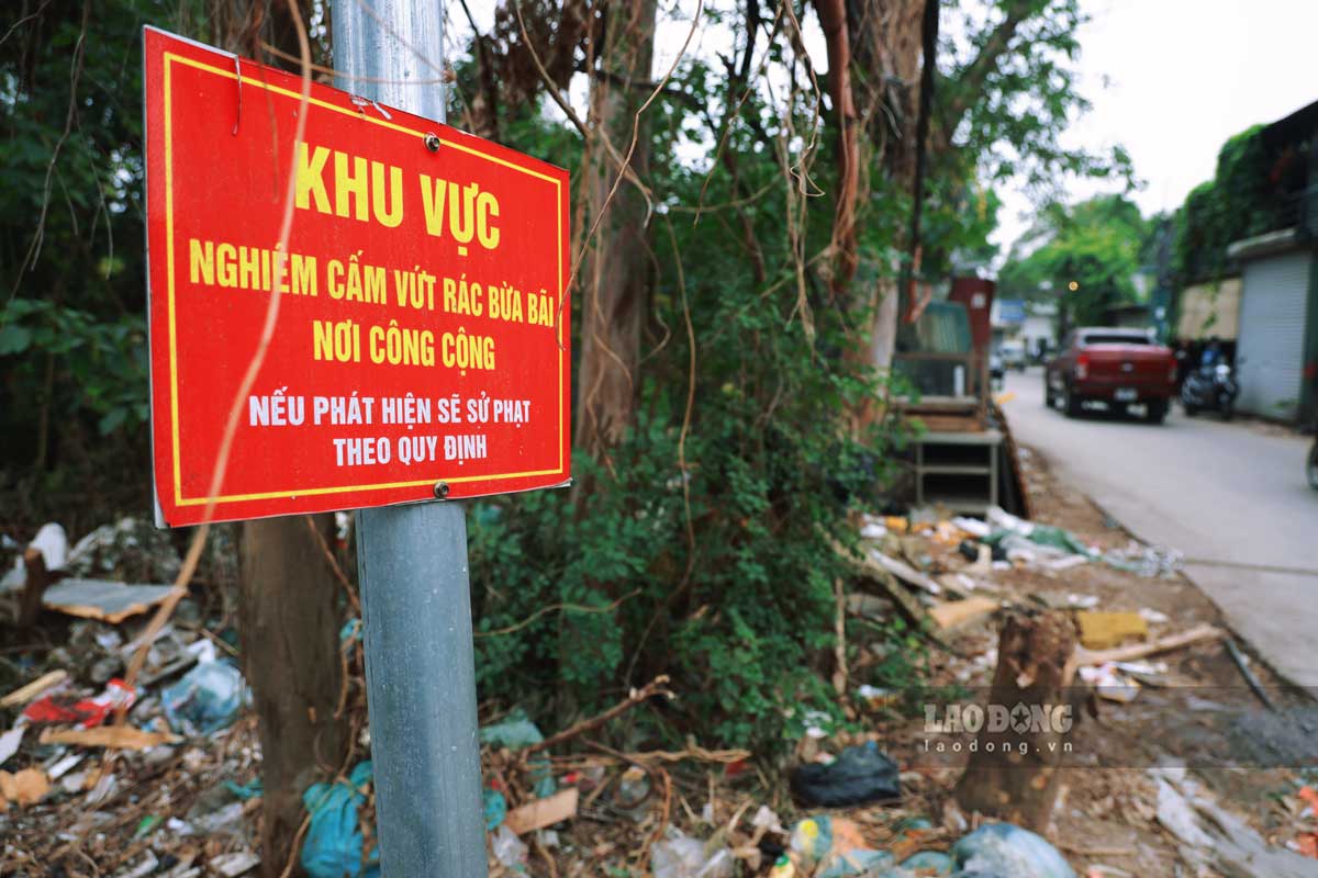 Garbage is still thrown anywhere, making it difficult for environmental ...