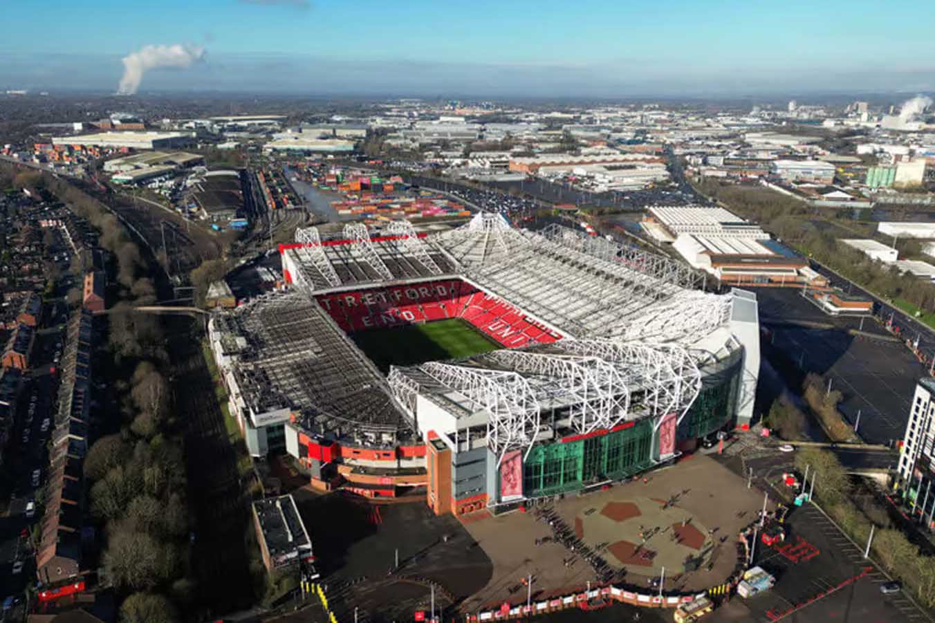 Bài toán hạ tầng giao thông cản trở quá trình xây mới Old Trafford